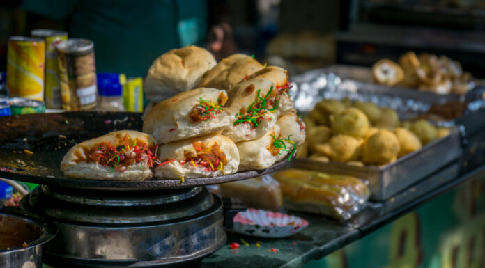Maharashtra Famous Food | AbhiBus Travel Blog