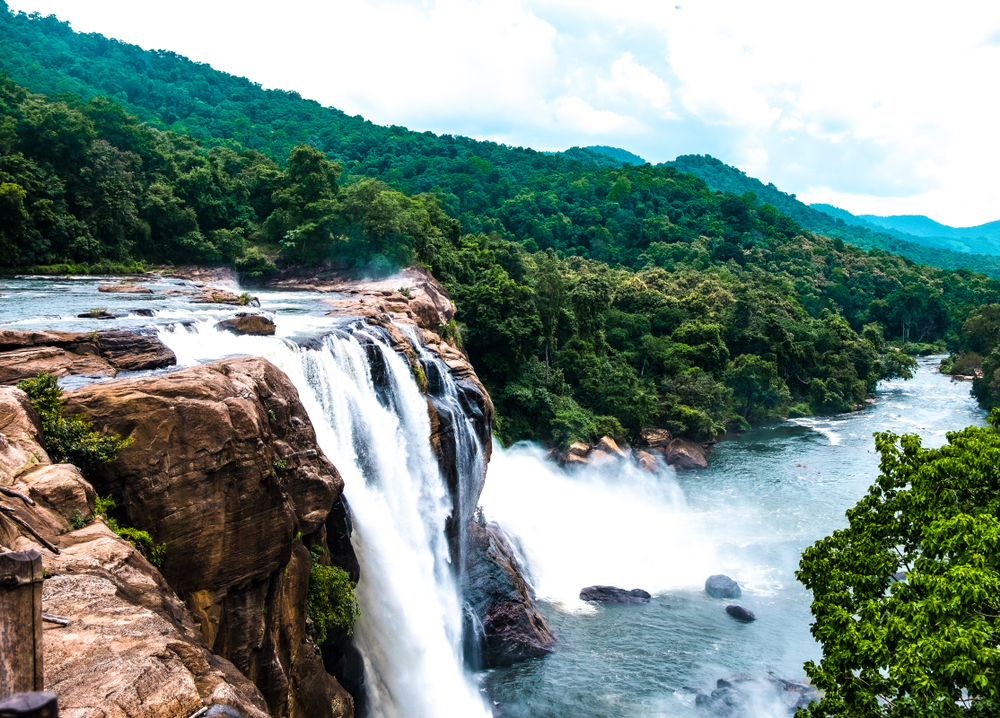 Explore the Beauty of Athirapally Waterfalls: A Nature Lover’s Paradise